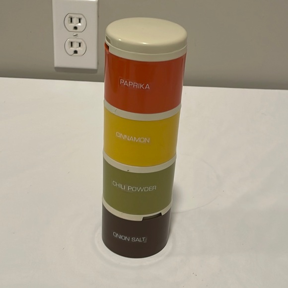 Tupperware | Kitchen | Vintage Tupperware Stackable Spice Jars Euc ...